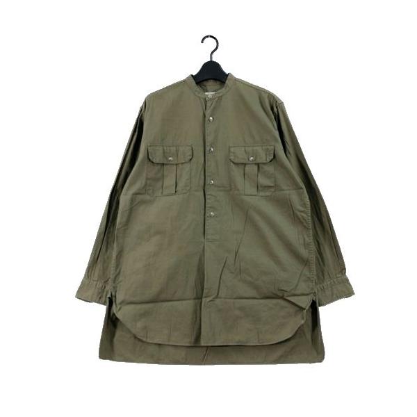 サイズ：表記1-肩幅47cm、身幅59cm、着丈82cm、袖丈58cmカラー：カーキコンディション：Cランク-肩・袖ヤケ素材：綿100％コメント：COMOLI コモリ 17AW OD プルオーバーシャツ L03-02006