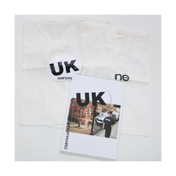 サイズ：表記なし−縦21cm、横15cmカラー：ホワイトコンディション：Sランク素材：コメント：everyone エブリワン 25AW every one press 3 magazine マガジン 本 トートバッグ付き 定価￥6600