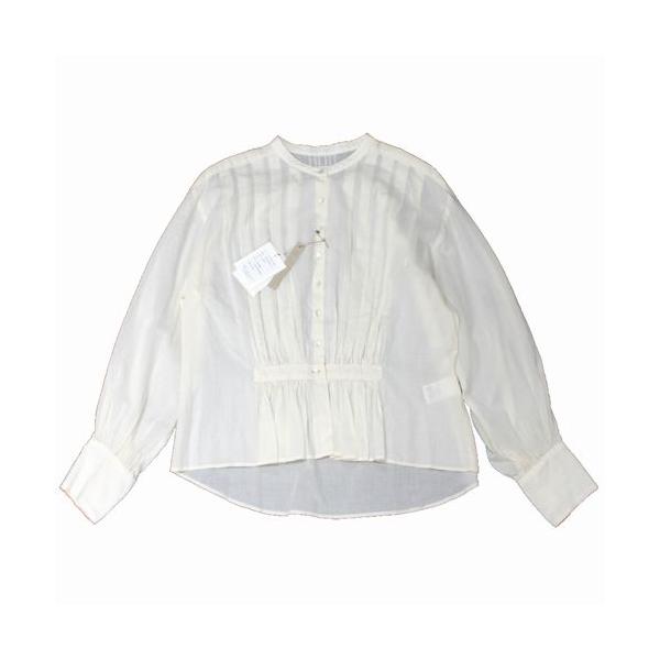 サイズ：表記1-肩幅45.5cm、身幅52.5cm、着丈62.5cm、袖丈54cmカラー：オフホワイトコンディション：Sランク素材：綿100％コメント：IKKUNA イクナ 24AW tucked blouse タックブラウス 124500...