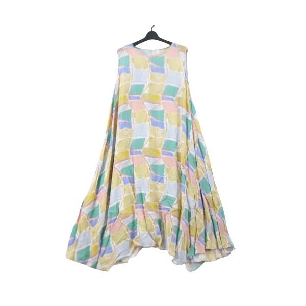 サイズ：表記なし-肩幅39cm、身幅54cm、着丈110cmカラー：ミックスコンディション：Aランク素材：キュプラ55% レーヨン45%コメント：Lepivot ルピボット 23SS プリントワンピース 3435 定価￥25300