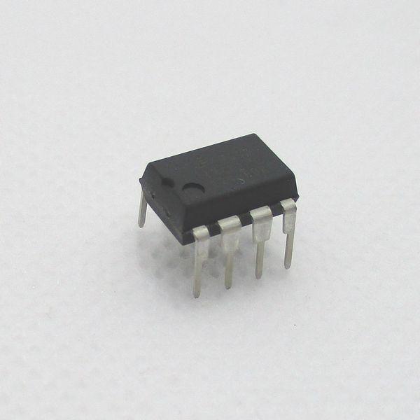 メーカー：ルネサスエレクトロニクス　　　　　（Intersil）■特徴CMOS構成なのでTTL構成の555タイマーICと比較して・低消費電力・電圧範囲広い・最大周波数高い■主な仕様・電源電圧：2V〜16.5V・消費電流：30μA・出力電流：...