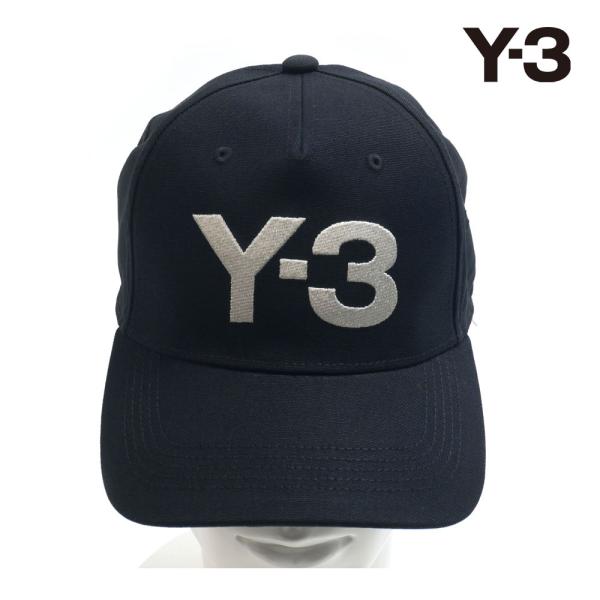 品番：jp1142モデル：U Y3 CLASSIC LOGO CAPサイズ：OSFM OSFWカラー：bk+talcクラシックなキャップデザインをY-3らしくモダンに昇華したキャップです。フロントにはシグネチャーロゴの刺繍、背面にはフィット...