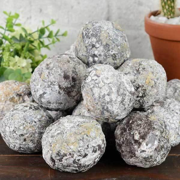 【商品名】メキシコ・チワワ州産トランカスジオード(割れていないジオード)単品販売■Sサイズ■ 【サイズ等】大きさ：約40mm前後販売単位：約1個【天然石の意味】浄化開運パワーの増幅メキシコ・チワワ州産のトランカスジオード(晶洞)の割れていな...