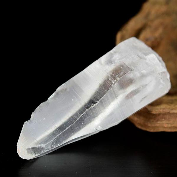 【石の名前】ブラジル・ミナスジェライス州セラ・デ・カブラル(カブラル山脈)ホアキン(ジョアキン)フェリーシオ産レムリアンシードクリスタル【サイズ等】重さ：約82g幅：約32.3mm高さ：約81.4mm【天然石の意味】インスピレーションを高め...