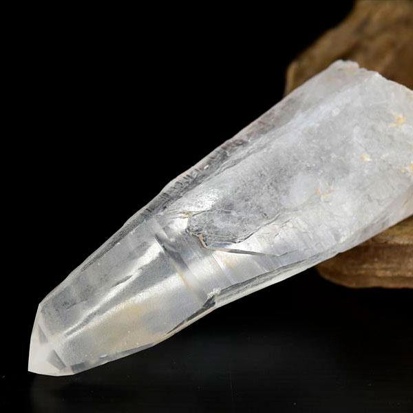 【石の名前】ブラジル・ミナスジェライス州セラ・デ・カブラル(カブラル山脈)ホアキン(ジョアキン)フェリーシオ産レムリアンシードクリスタル【サイズ等】重さ：約93.7g幅：約34.2mm高さ：約99.1mm【天然石の意味】インスピレーションを...