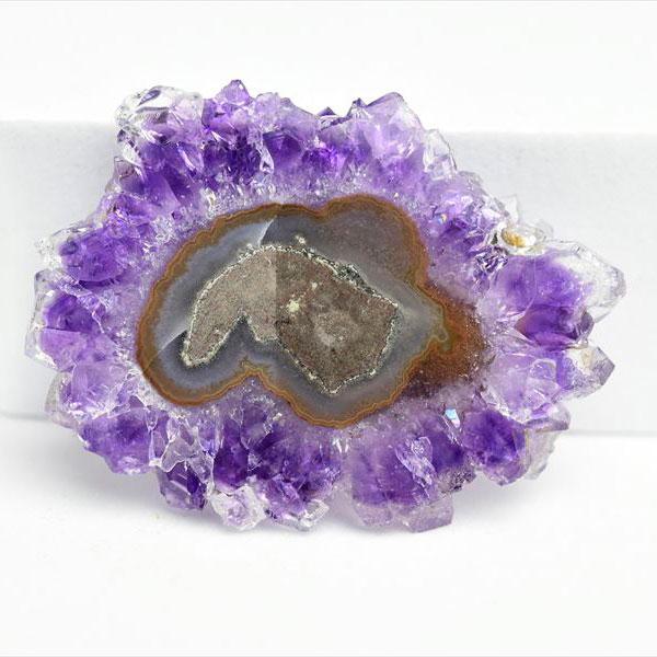 【石の名前】ウルグアイ・アルティガス産エクストラグレードフラワーアメジストスライス 原石 【サイズ等】大きさ：約49mm×約38.5mm厚さ：約4.5mm前後重さ：約14.3g※表記サイズについて、計測箇所により多少の誤差がある場合がござい...