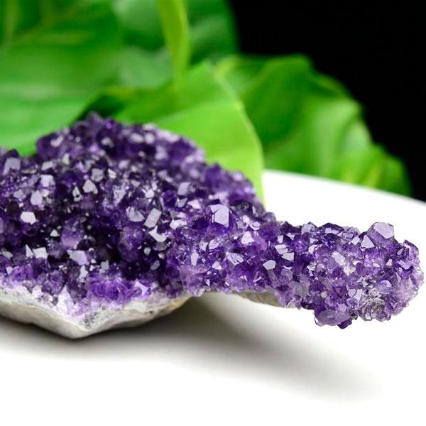 【石の名前】ウルグアイ・アルティガス産フラワーアメジスト（スタラクタイト）クラスター原石【サイズ等】重さ：約275.8gサイズ：約134.5mm×約78mm×約35.8mm【天然石の意味】2月の誕生石としても知られるアメジスト(紫水晶)。定...
