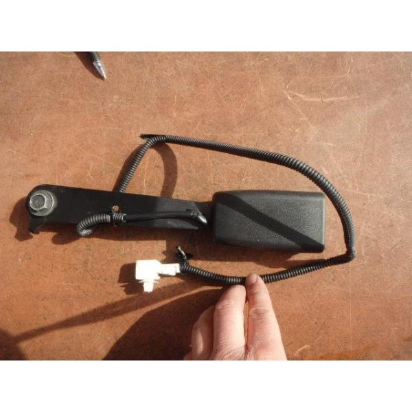 **** 商品説明を必ずご確認ください ****部品管理番号：000019721377160部品名：ドライバーシートベルト部品区分：リサイクル品管理品番：197213車名：フィット車両タイプ名：5ドアハッチバック通称型式：GE6認定型式：D...