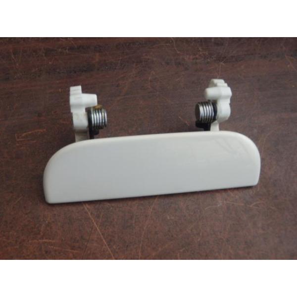 **** 商品説明を必ずご確認ください ****部品管理番号：000022437717250部品名：アウターハンドルメーカー代替品番：右フロント部品区分：リサイクル品管理品番：224377車名：ムーヴラテ車両タイプ名：5ドアハッチバック通称...