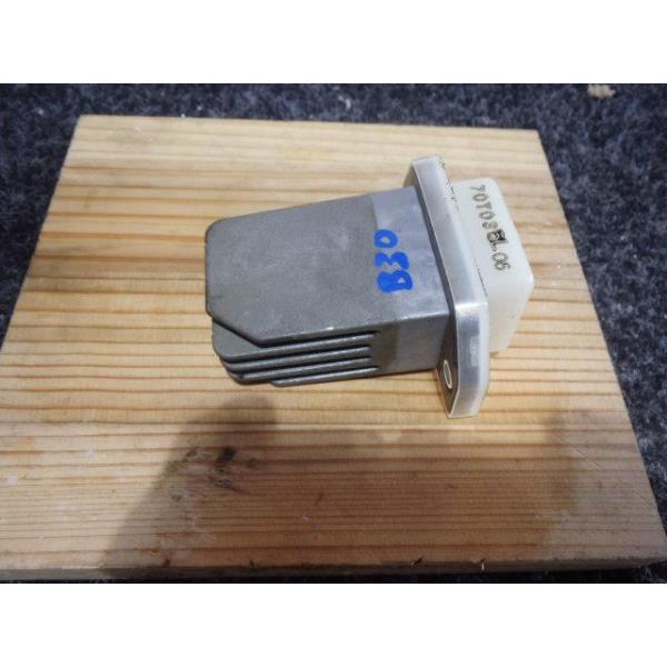 **** 商品説明を必ずご確認ください ****部品管理番号：001660220169950部品名：その他 電装部品部品メーカー品番：70T035L-06メーカー代替品番：レジスター部品区分：リサイクル品管理品番：184271車名：ラフェス...