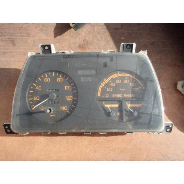 **** 商品説明を必ずご確認ください ****部品管理番号：001661825361400メーカー純正品番：MC856474部品名：スピードメーター部品区分：コア部品管理品番：184706部品カラー：白車名：キャンター車両タイプ名：トラッ...