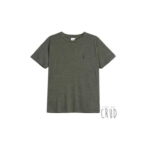 CRUD Vald T-shirt  クルード ヴォルド TシャツCRUDがクローゼット内の他のすべてのTシャツに取って代わるものとして開発した、 暑い夏の日の下でも、寒い冬の朝でも着られるTシャツ。メリノウールとテンセルのミックス生地によ...
