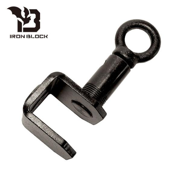 IRON BLOCKシリーズ。ロープを通してペグダウン。様々なロープワークに活躍できます。※固く締めすぎて緩みづらくなってしまっても横穴にレンチを差し込む事により回しやすくなり、外す事が出来ます。■材質： 圧延鋼板・切削鋼材■仕上げ：亜鉛黒...