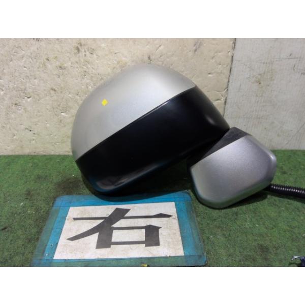 **** 商品説明を必ずご確認ください ****部品管理番号：026A03-18713500メーカー純正品番：76208-SZJ-J31部品名：右サイドミラー部品区分：リサイクル品車名：ライフ車両タイプ名：5ドアハッチバック認定型式：DBA...