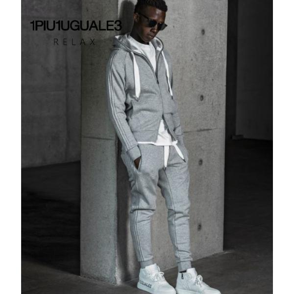 ピンタックラインが印象的なセットアップ。立体的に走るラインデザインがシンプルなボディにアクセントを加え、スポーティーかつモダンな表情を演出します。程よくハリのあるスウェット生地が上品な表情を生み、カジュアルながらも大人のスタイルにマッチ。■...