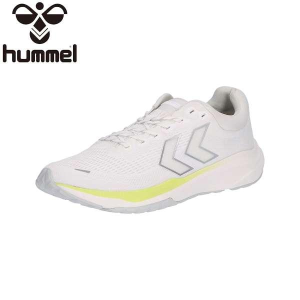 オンオフ問わず様々なシーンやフィールドで活躍するマルチランニングシューズ。アッパーへ通気性と安定性に優れたエンジニアードメッシュを、シュータンには甲のフィット感を高めるガゼットタンを採用、日本人の足に合いやすいランニング専用のワイドラストを...