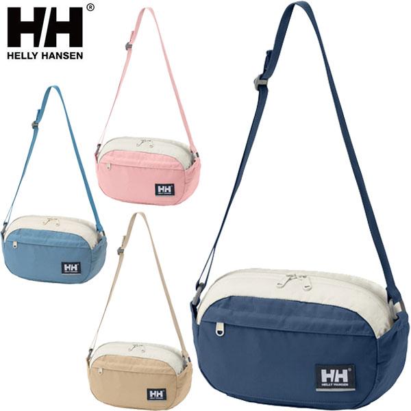 小さな子どもでも使いやすいシンプルな仕様のショルダーポーチ。汗をかきやすい背面には、蒸れにくく肌あたりが優しいエアメッシュバックパネルを使用しています。フロントのファスナー付きポケットの内部には、キーループ付き。ロゴ下に視認性を高めるリフレ...