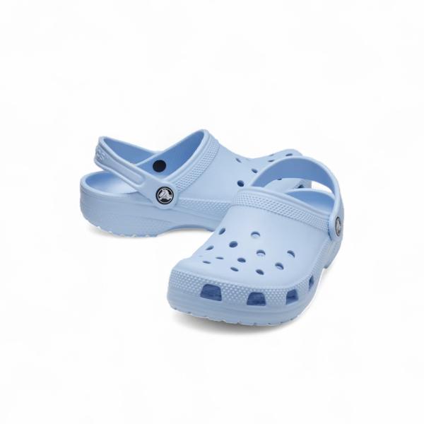 【CROCS JAPAN正規品】オリジナル。オールマイティ。快適。脱ぎ履きしやすいデザイン 耐久性が高い「クロスライト」素材を全面に採用したモールド構造デザインのシューズ。軽い履き心地とサポート力、快適さをキープする、大人用クラシック クロ...