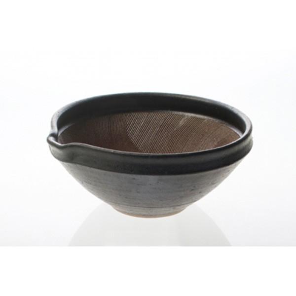 藤兵衛窯　山只華陶苑によるすり鉢です。-------------商品サイズ：約φ8.5×3.5Hcm（手作りのため、個体差がございます）素材：陶器（青土）、釉薬生産地 ：岐阜県【注意事項】仕上がりによって色、風合いの出方が変わります事を何卒...