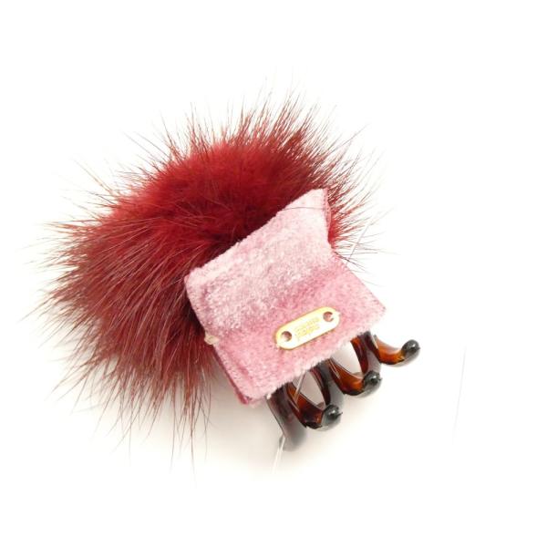 [ブランド]   colette malouf コレットマルーフ [アイテム]  ファーヘアクリップ [コレクション] [個数]1点 [男女]  レディース [色]   ワインレッド ※上記カラーは色の系統を記載。メーカー公式カラーや弊社主...
