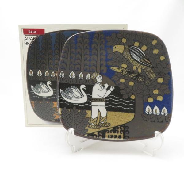 [ブランド]   ARABIA アラビア [アイテム]  イヤープレート [コレクション]Kalevala カレワラ 1998年 [個数]1枚 [男女]  兼用 [色]   マルチカラー ※上記カラーは色の系統を記載。メーカー公式カラーや弊...