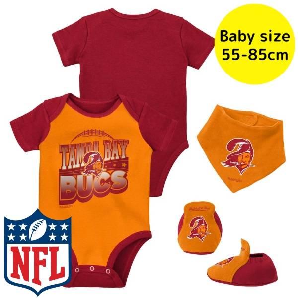 商品名：NFL公式 55-85cm ボディスーツ+スタイ+靴下3点セット ベビー服 ロンパース 出産祝い タンパベイ・バッカニアーズ Tampa Bay Buccaneers・アメリカ4大スポーツ（NFL・NBA・MLB・NHL）の公式ライ...