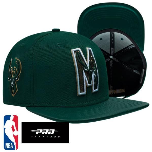 商品名：NBA公式 メンズ キャップ 帽子 ハット アジャスタブルキャップ プロスタンダード ミルウォーキー・バックス MILWAUKEE BUCKS INTRA LOGO STRAPBACK・Pro Standard（プロスタンダード）は...