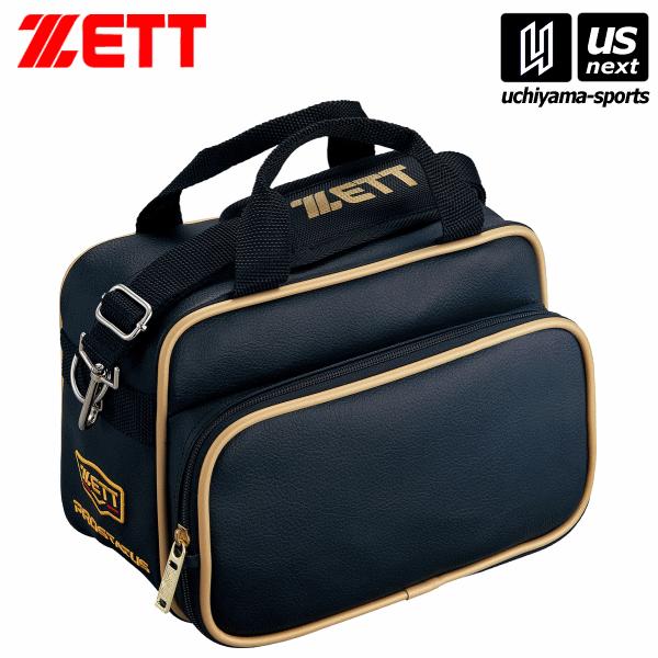 手提げでも肩掛けでも持てる使いやすいミニバッグ。 素材：合成皮革（PVC）、1680Dナイロン 仕様：フロントポケット取り外し式（縦11×横24cm）、本体背面内仕切りポケット付き  ※こちらの商品はメーカーお取り寄せになります。メールにて...