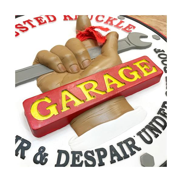 デザイン部分が立体感のあるウォールプラッケです。少し飛び出た指先のリボンの布がアクセント！そのまま置いてもインテリアになりますし、背面はひっかけ穴があり、壁掛けに便利です。サイズ直径31×D4 cm重量1.3kg素材樹脂■配送指定について・...