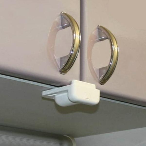 ■特長グラッときたら自動でロック！地震による食器などの飛び出し防止！地震などの揺れを感知すると、自動的に扉をロックします。地震で落下した食器の破片などで避難が遅れたり、足をケガしたりと非常に危険です。この耐震ロックは、万一の地震などの揺れを...