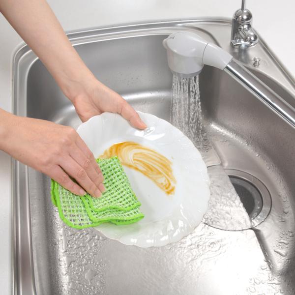 ■特長・繊維の持つ特殊断面形状の側面エッジングにより、水だけでも汚れを落とせます。・環境にやさしい商品です。・洗剤を使用する場合も、ごく少量で充分汚れを落とすことができ経済的。・2色セットで、用途によって使い分けしていただけます。■サイズ2...