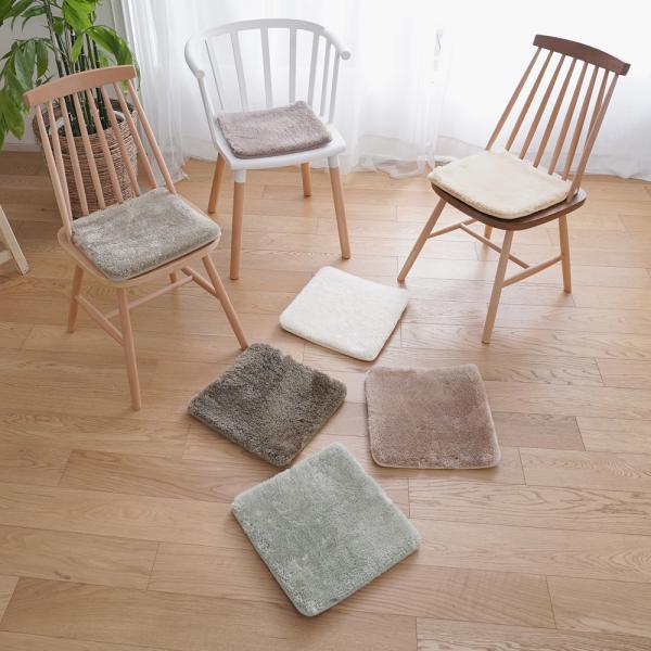 ■サイズ外寸：35×35cmパイル長：約20mm■重量150g■素材表面：ポリエステル100%（マイクロファイバー）中材：ウレタンフォーム裏面：不織布■機能ウォッシャブル（丸洗い）低ホルムアルデヒド床暖房、ホットカーペット対応裏面滑りにくい...