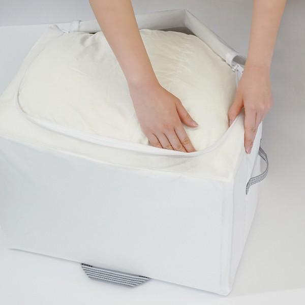 シングル掛けふとんなら1枚、毛布・タオルケットなら1〜3枚が収納可能！クローゼットの棚上にスッキリ収納できる収納袋。内側ファスナー構造となっており開閉時に収納物をはさみ込みにくい！かさばる収納物もぎゅっとコンパクトに入れることができます。4...