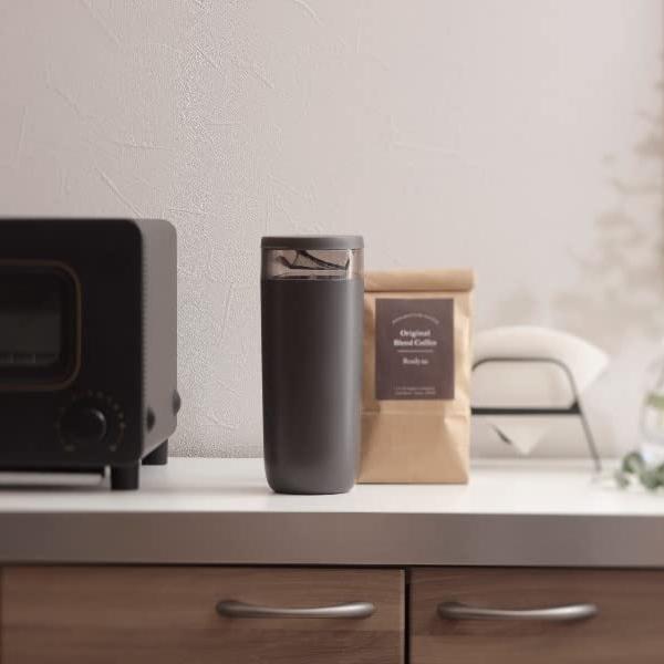 ■特長・ひと振りでコーヒー一杯分（約12g）の粉が計れるコーヒー粉キャニスターです。・計量スプーンやはかりなしでコーヒー一杯分が量れるから、アウトドアにもおすすめ。・手軽においしいコーヒーが楽しめます。・また、コーヒースプーンを洗う必要もな...