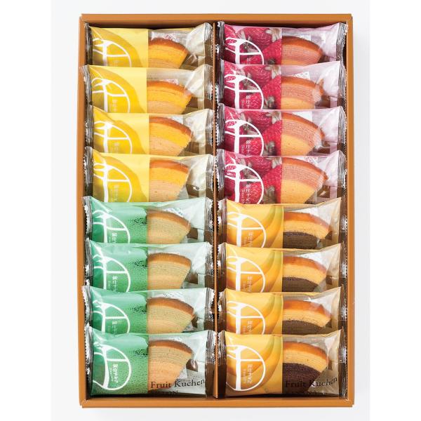 一層一層丁寧に焼き上げた生地と、果汁を加えて仕上げた生地の２つの味が絶妙なハーモニーとなっております。しっとりとした口当たりにフルーツの程よい甘さが相まって、深い味わいが広がります。ティータイムのおともにご堪能ください。【商品内容】フルーツ...