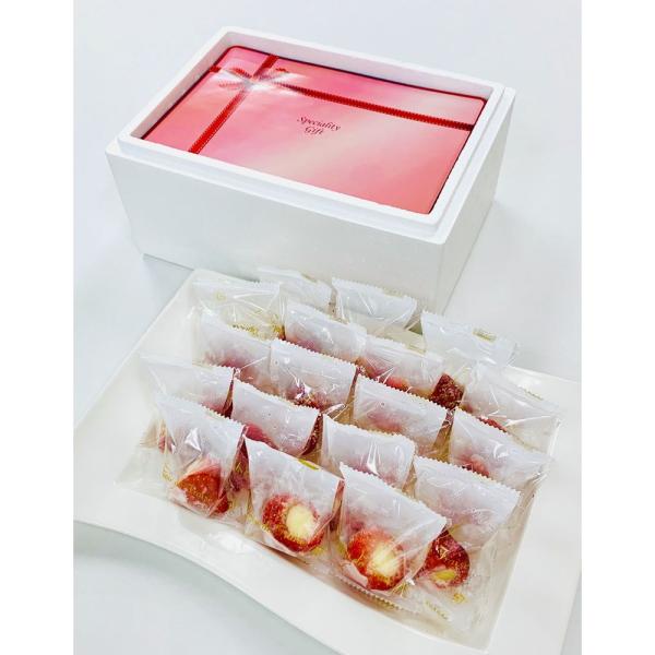 ◆商品説明[お届け開始日]2025/10/06[お届け終了日]2025/12/26[お申込み締切日]2025/12/22[原材料]苺、全脂練乳、クリーム、砂糖、チョコレート、ゼラチン/甘味料(スクラロース)、乳化剤、(一部に乳成分・ゼラチン...