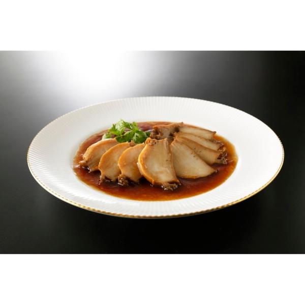 陳建一　紅焼鮑煮 あわび姿煮　300g×1P約100gのあわびをまるごと使用しています。あわび(AUS産他)を長時間(約1時間半)じっくりと時間をかけて煮込んでいます。中華料理の特徴である『紅焼(ホンソウ)』と呼ばれる調理法で、コクのあるソ...