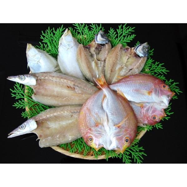 島根 岡富商店　とれたて干物セット　4種入鮮度の良いかれいを低温で干した干物で、かれいの本当の美味しさを体験できます。れんこ鯛は色鮮やかで縁起のよい魚。しっかりとした旨みは格別です。【商品内容】・エテかれい×2枚(計140g※一括真空)・あ...