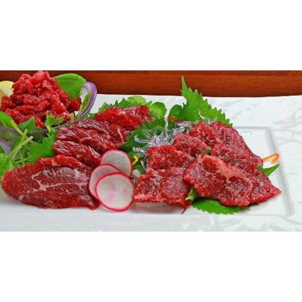 熊本「千興ファーム」　鮮馬刺し&amp;霜降ローススライス　計240g　タレ付カナダの契約牧場で育ち、飛行機で自然の宝庫熊本で阿蘇の伏流水を飲み、独自の穀物飼料を食べて、旨味あふれる馬肉になりました。解凍後すぐ食べられるよう1人前ずつスライ...