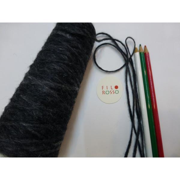 イタリアのチャコールグレー　ウール100％霜降りの糸です。並太です、約100G　巻きコーン　約200M1.5〜3ゲージ　6〜10号棒針　手織り手編みハンドメイド 編み物 材料 毛糸 手編み