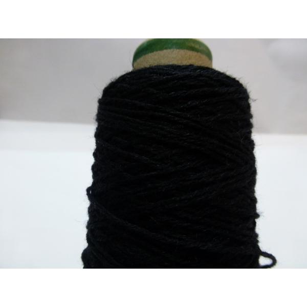 プリマベーラはイタリア語で春です。春らしいカラーを中心に合太に撚りあげました。混率はキュプラ40ナイロン30ラミー２０リネン10です約300M　約100ｇ巻きです。