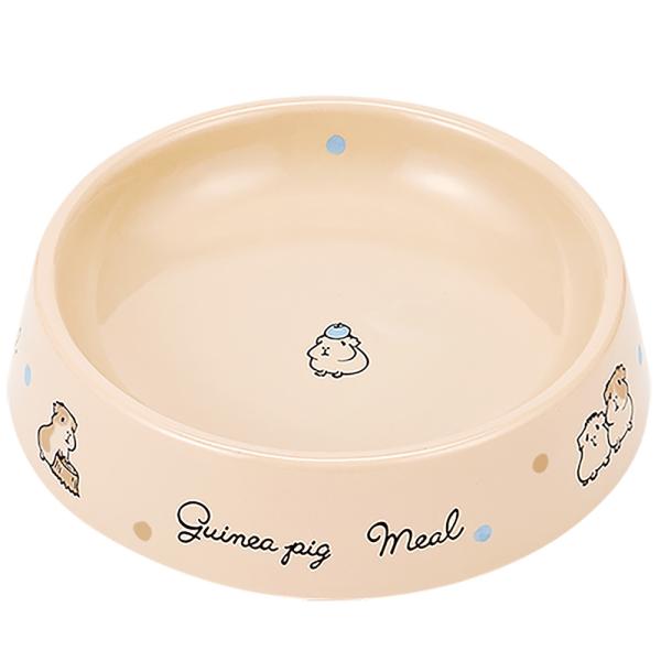 丸みのある底でフードが皿の隅に溜まりにくい、モルモットが食べやすい形状の食器。広口で安定感のある平型。【材質】陶土【サイズ】約W150xD150xH35mm【原産国】中国【販売元】マルカン　大阪府大阪市