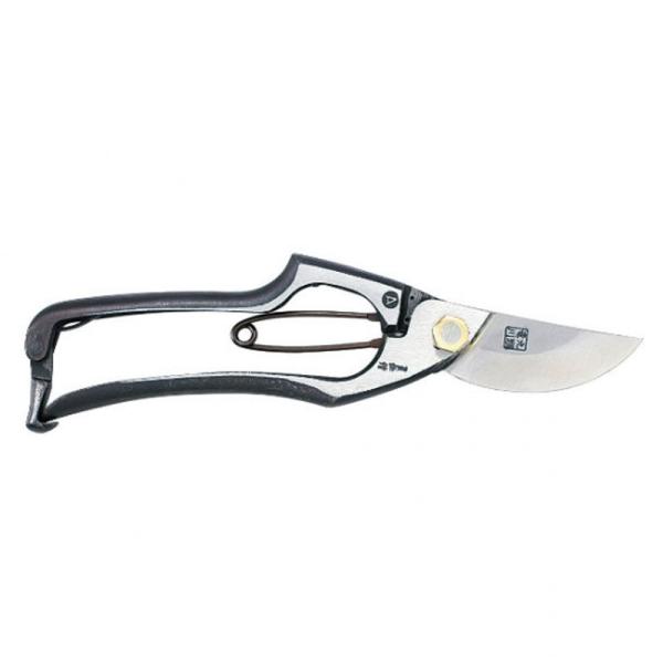 昔ながら製法（ロウ付け）で作られた剪定鋏です。抜群のバランスでプロも使っている逸品です。全長　約２００ｍｍ　重さ　約２４５ｇ　安来白紙鋼を使用しています。