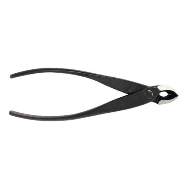 幹から出た枝を元から切り取る場合にお使いください。切り口はえぐった状態になり巻き込みが早くなります。5mm以下の生木でご使用ください。全長150mm90ｇ