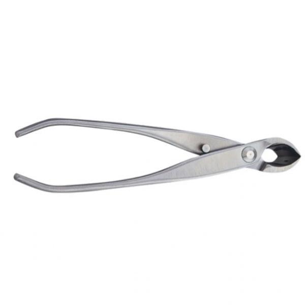 幹から出た枝を元から切り取る場合にお使いください。切り口はえぐった状態になり巻き込みが早くなります。刃の形状は球形でコブ切としても使用できます。7mm以下の生木でご使用ください。サビに強いステンレス製です。品　番：3207サイズ：全長：18...