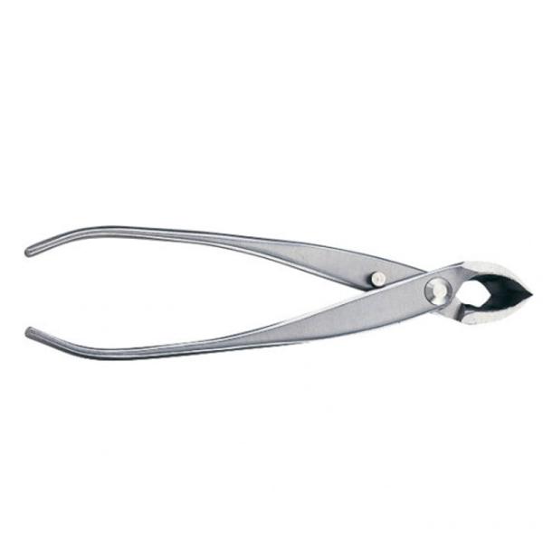 幹から出た枝を元から切り取る場合にお使いください。切り口はえぐった状態になり巻き込みが早くなります。7mm以下の生木でご使用ください。サビに強いステンレス製です。品　番：3202サイズ：全長180mm重　量：120g材　質：ステンレス入　数：1本