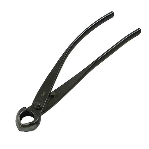 盆栽の枝を元からえぐって切り取る鋏です。また、こぶなども切り取ります。普通盆栽に良く使用されます。品　番：11サイズ：全長：210mm　刃渡：17mm材　質：鋼生産国：日本入　数：1本盆栽用品の兼進大正8年創業の専門店全て日本製の本格刃物