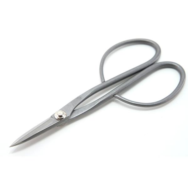 切れるよろこび！YSSヤスキハガネ刃物鋼の位置付けには記載されていませんが、日立金属（株）ヤスキハガネSLDは冷間ダイス鋼で金型に使用される硬さと、耐摩耗性に優れた鋼材で、ステンレス並みのクロームやヤスキハガネステンレス系刃物鋼銀紙3号より...