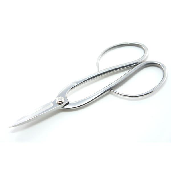 切れるよろこび！YSSヤスキハガネ刃物鋼の位置付けには記載されていませんが、日立金属（株）ヤスキハガネSLDは冷間ダイス鋼で金型に使用される硬さと、耐摩耗性に優れた鋼材で、ステンレス並みのクロームやヤスキハガネステンレス系刃物鋼銀紙3号より...