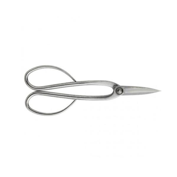 サビに強いステンレス製の盆栽鋏です。万能型の盆栽用の鋏です。品　番：3015サイズ：全長約210mm重　量：120g材　質：ステンレス生産国：日本入　数：1本安心の喜久和ブランド！日本製です。1ヵ月程度にて発送予定（取り寄せ商品）